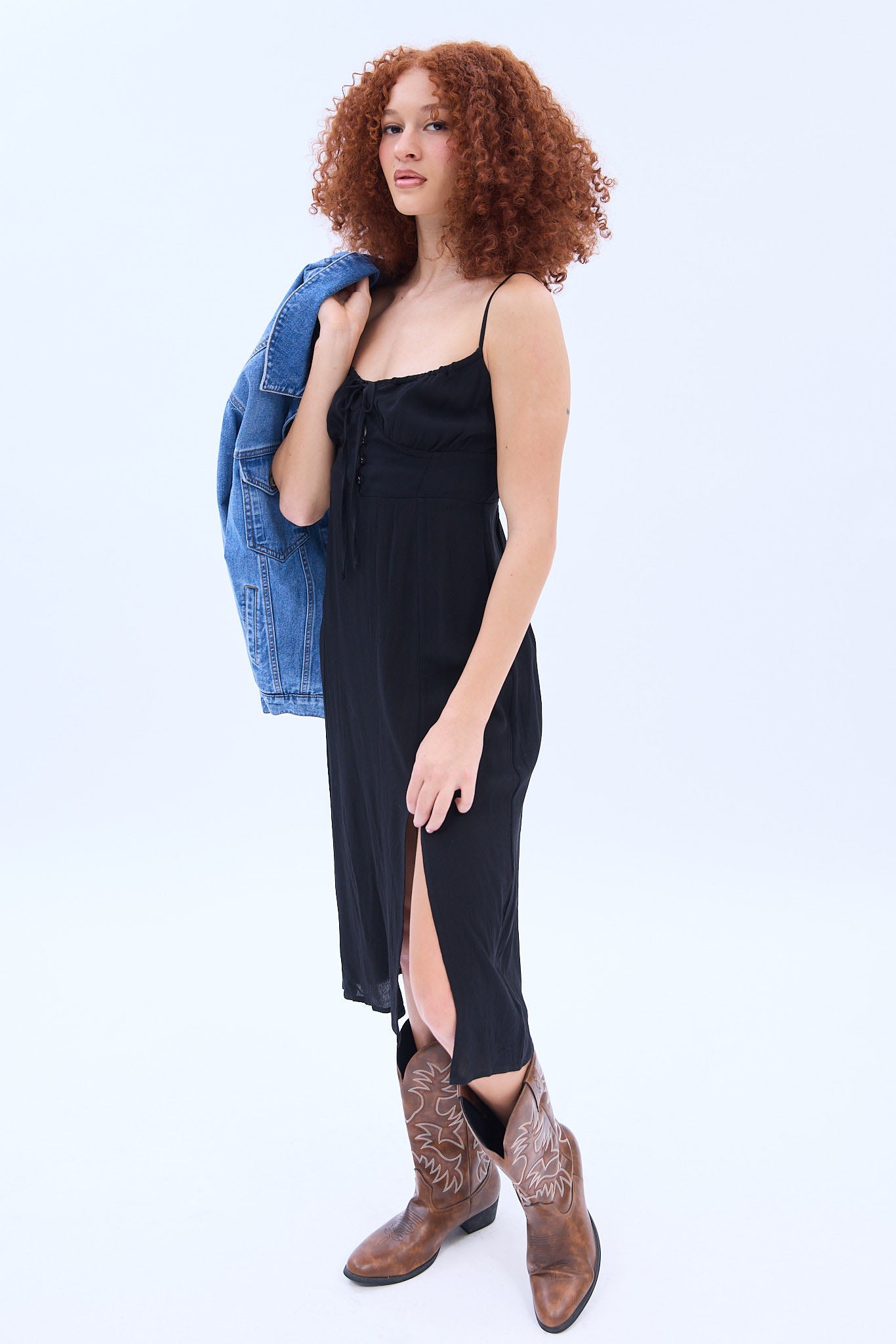 Robe Midi rouchée à fente AERO – Bluenotes